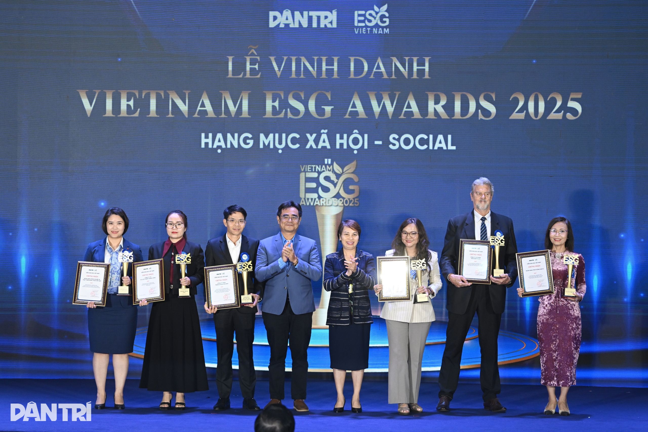 SeABank ghi dấu ấn trách nhiệm xã hội tại Vietnam ESG Awards và Tin ...